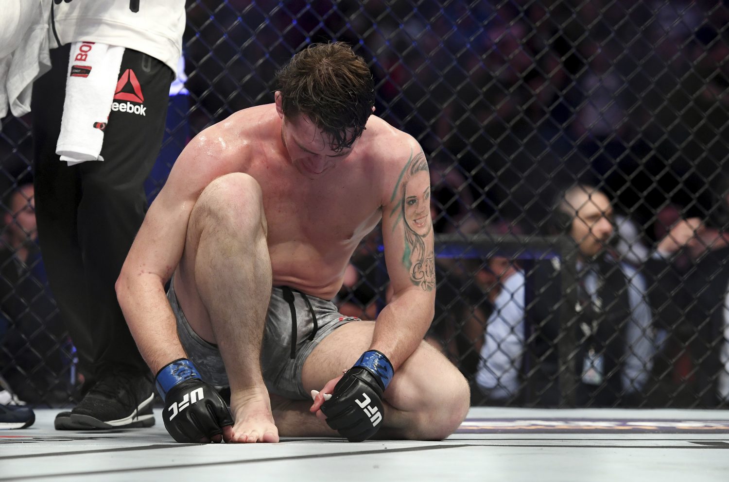 The battle outside of the cage: UFC fighters detail the anxiety they ...