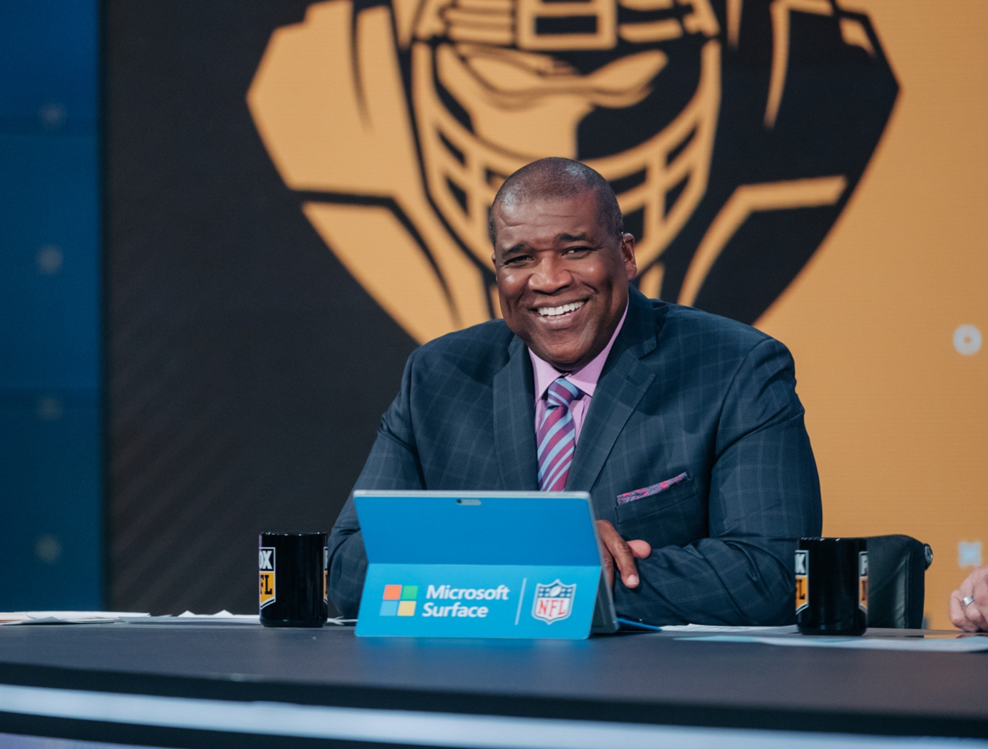 Jack of all trades: Curt Menefee continues to adapt in third decade ...
